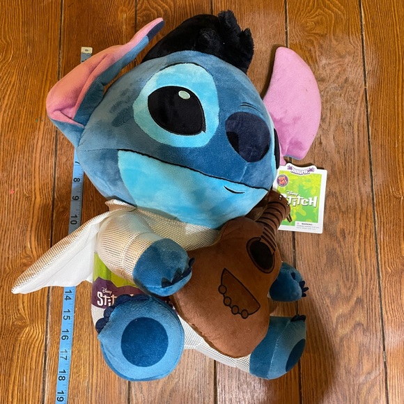 Disney | Toys | Kidrobot Disney Hug Me Elvis Stitch Vibrating Plush 6 ...